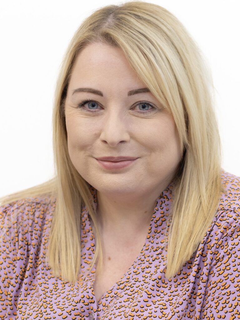 Ms Vicki Robinson - The Association of Early Pregnancy Units